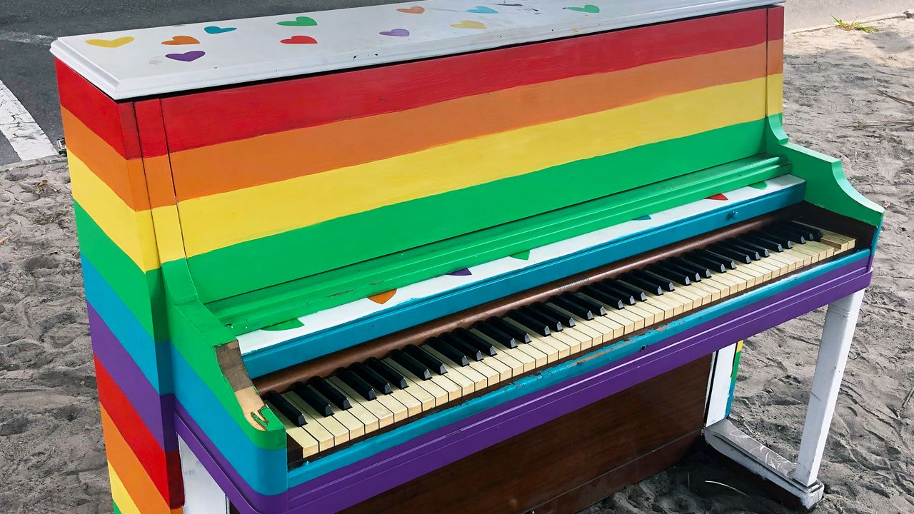 Artist brings music back to St. Pete with new rainbow piano