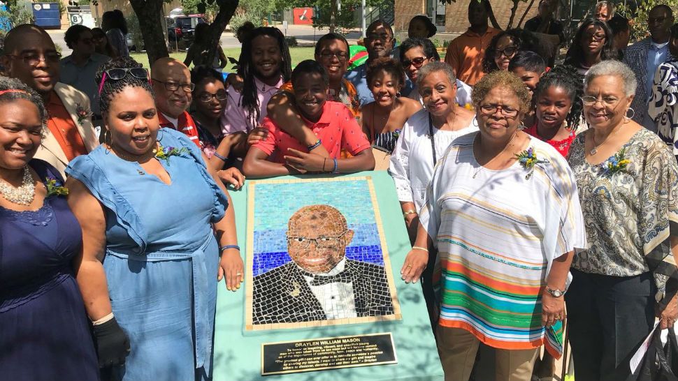 Draylen Mason inducted into Southwest Key Walk of Heroes