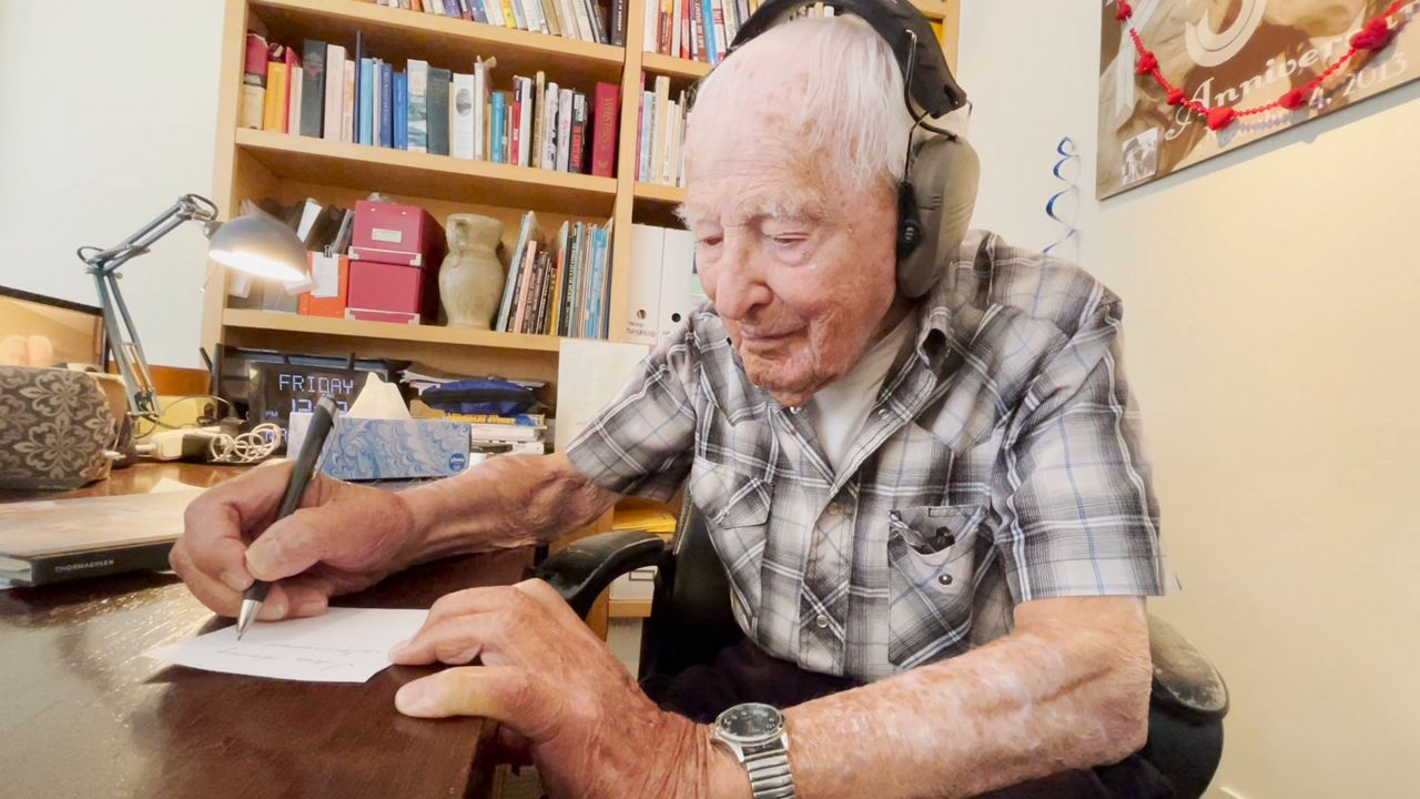 108-year-old blogger reflects on life experiences, politics