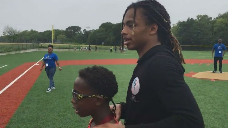 Los Angeles Ram's Player Ramon Richards Returns to his Roots