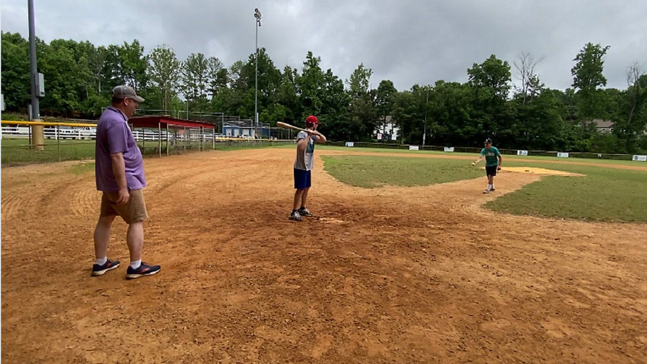 Father creates baseball team for people with autism