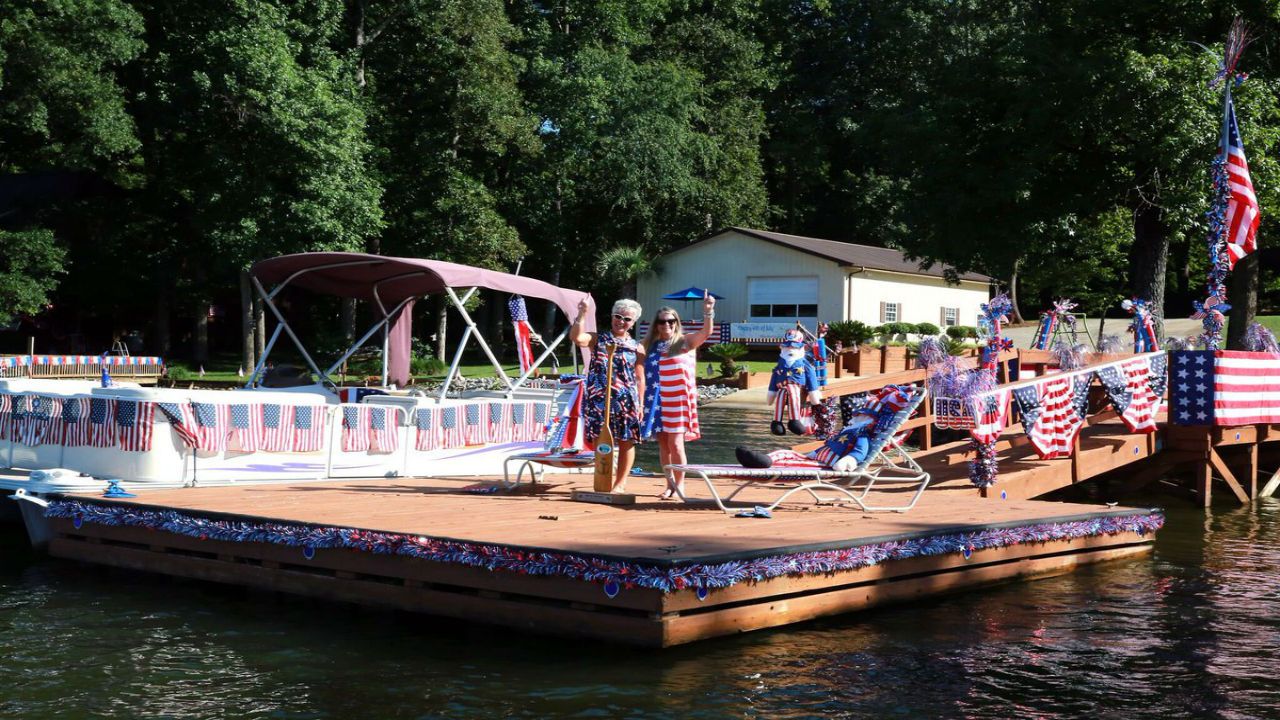 Patriotic Community Decorates Boating Docks