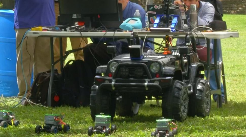 Students Help Build Rover for U.S. Department of Defense