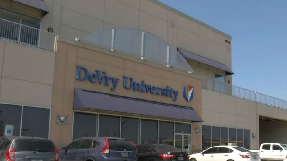 Former students sue DeVry University