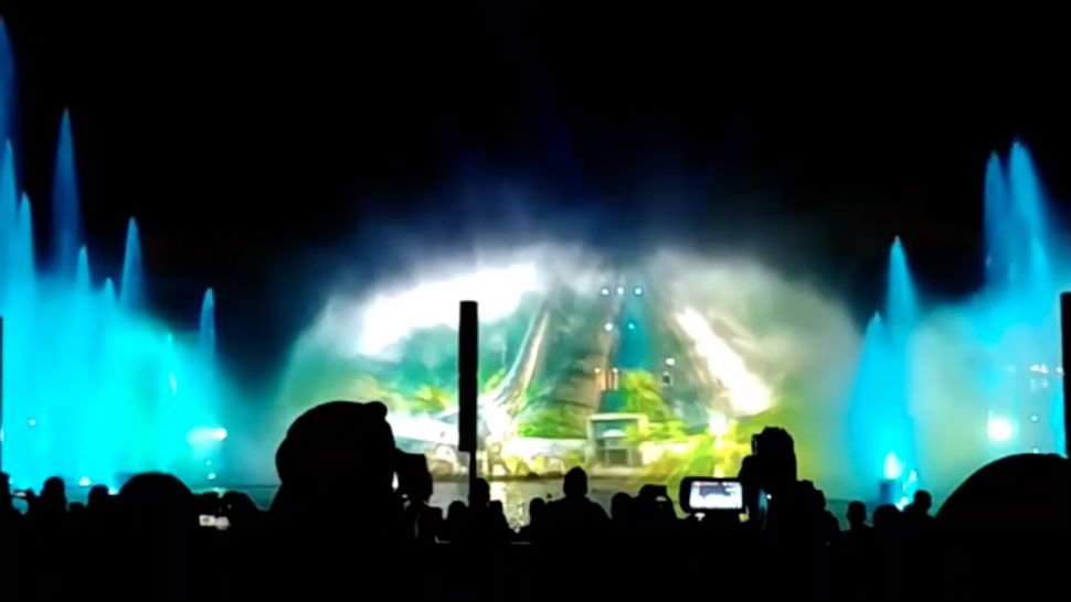 Universal debuts new 'Cinematic Celebration' lagoon show