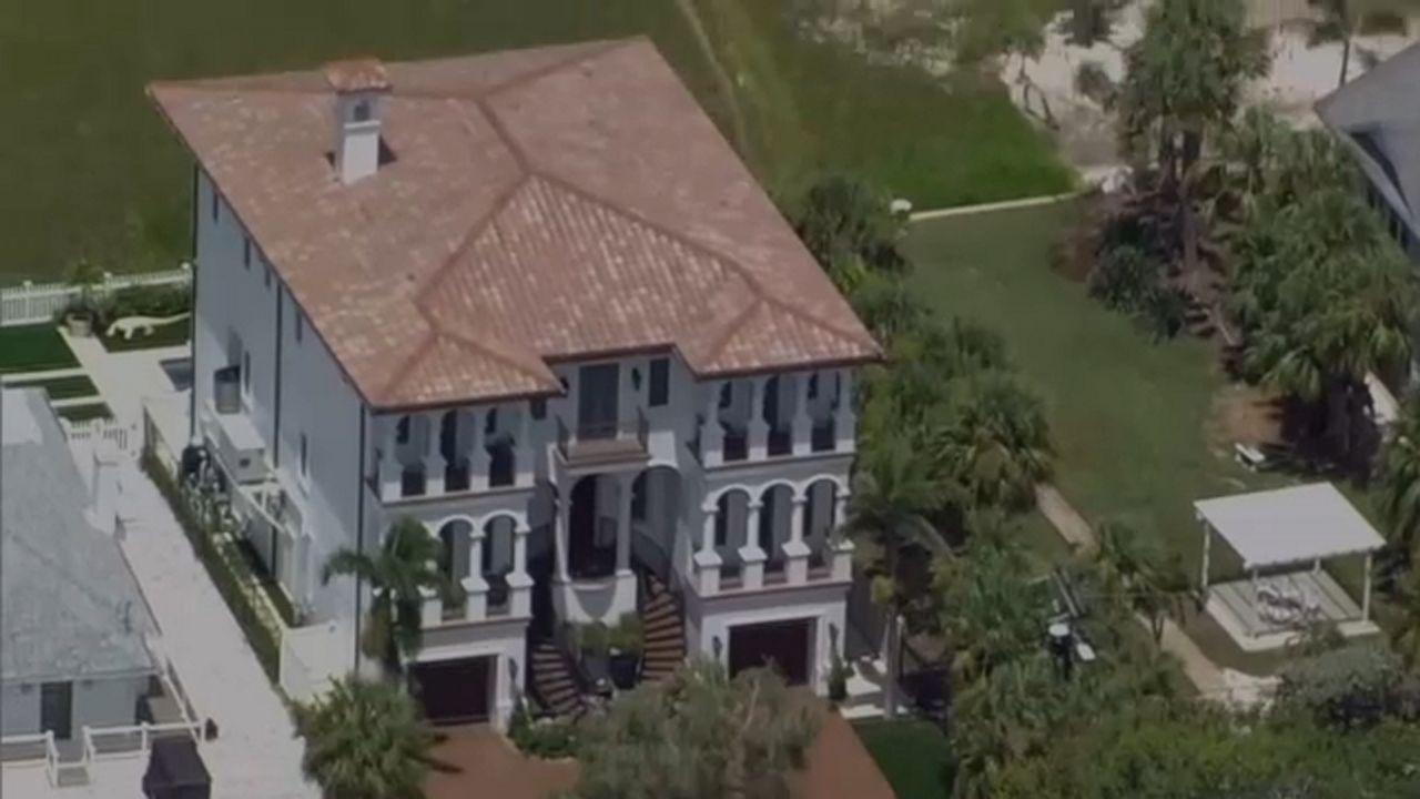 Wrestling legend Hulk Hogan dead at 71