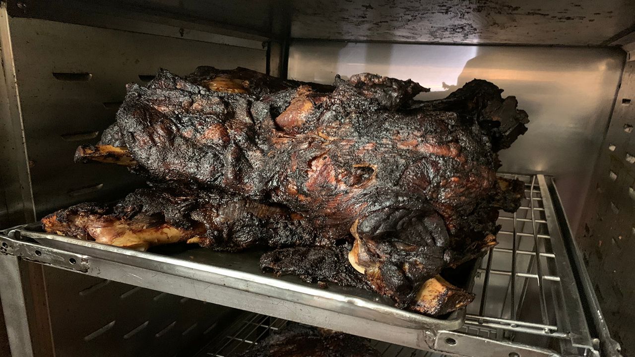 Moonlite BBQ in Owenboro has Never Reporter a Loss, Until Covid