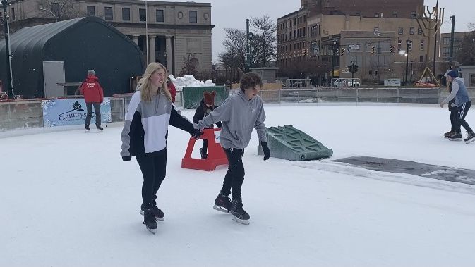 Clinton Square ice rink in Syracuse open for the season