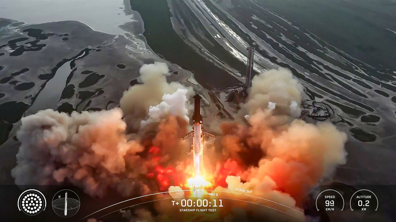 SpaceX sees small explosion during Starship's 10th test