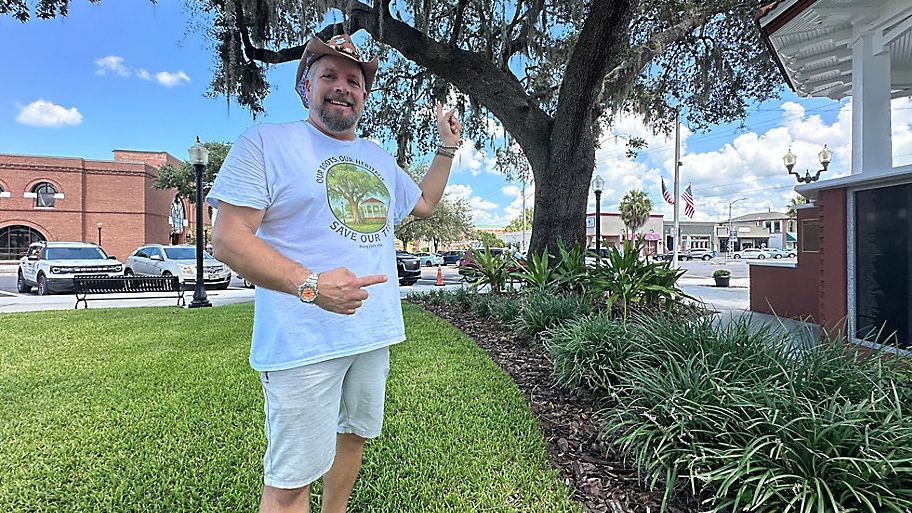 Dade City residents fighting to save centuries-old oak tree