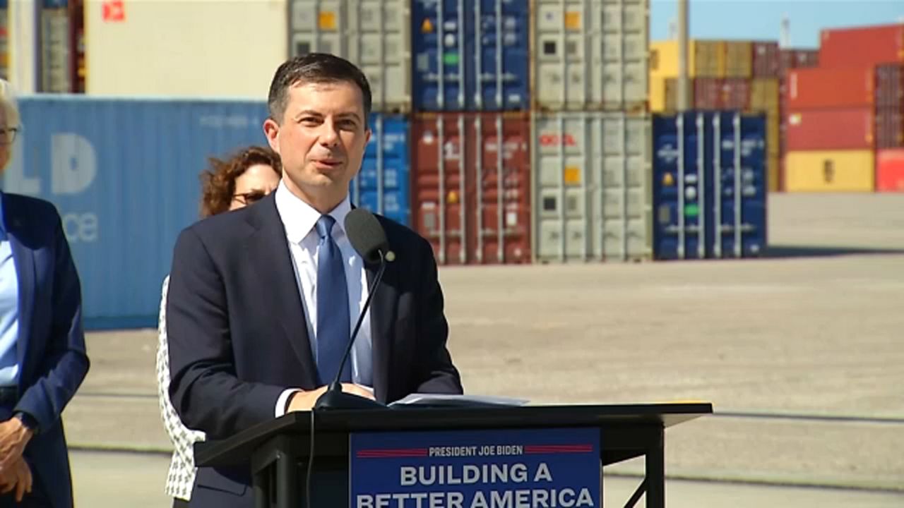 Buttigieg visits Port Tampa Bay to present grant