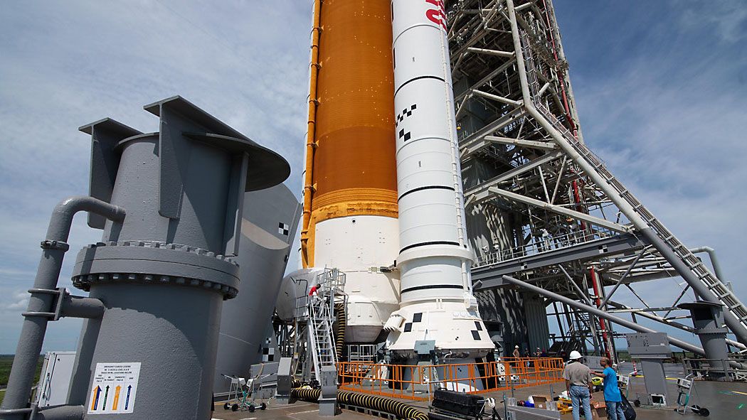 NASA, Space Force discuss options for Artemis I launch