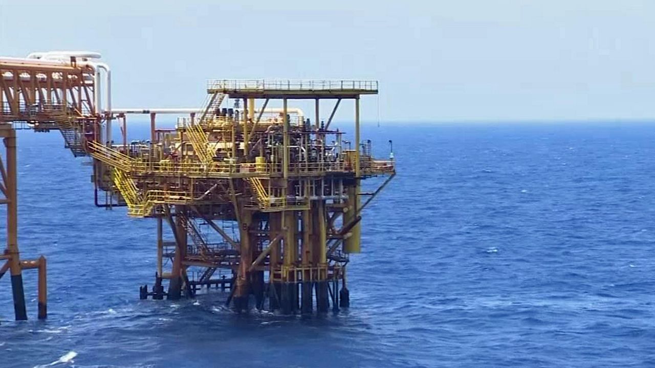 House Passes Bill to Ban Offshore Drilling Off Florida Gulf Coast