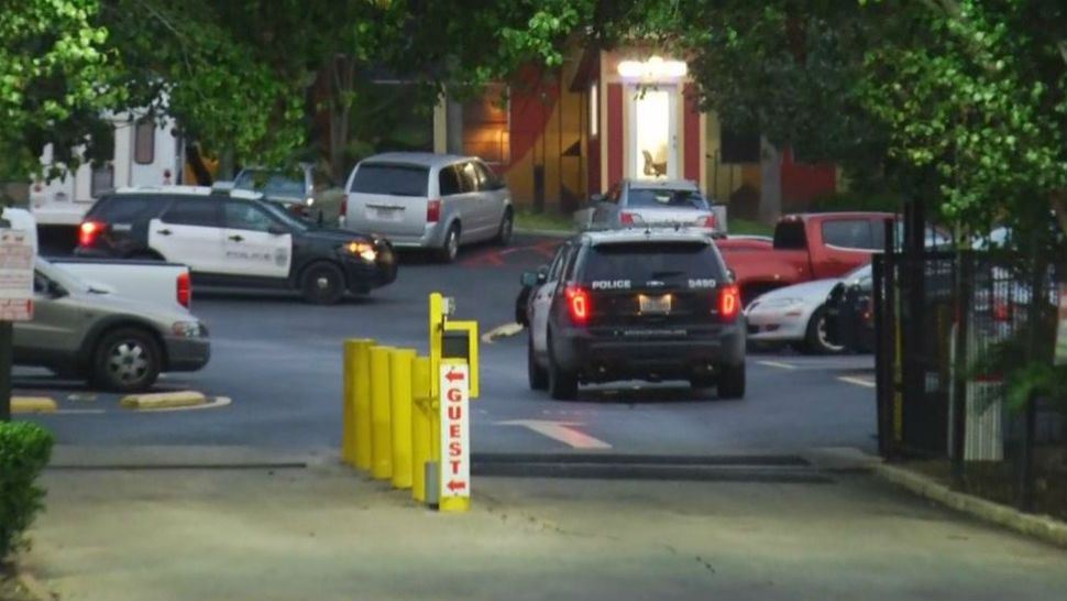 Police investigate incident at apartment complex