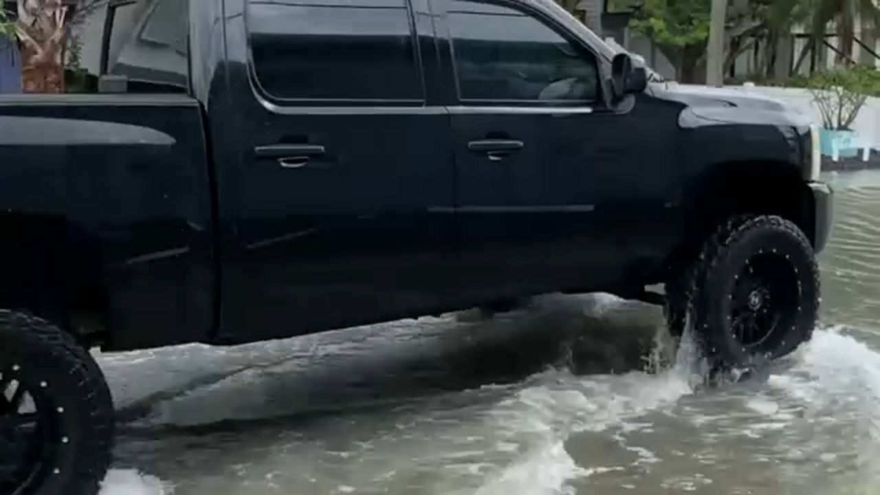 Water rising quickly on some Sunset Beach roads