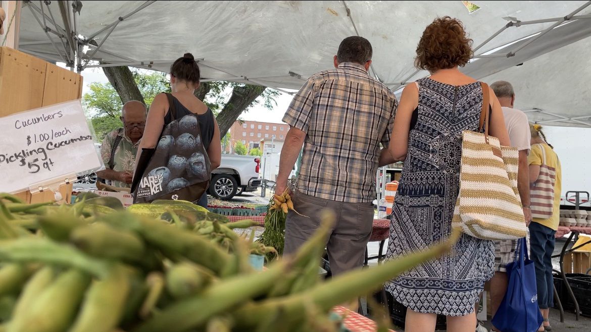 Farmers' markets accept supplemental benefits program