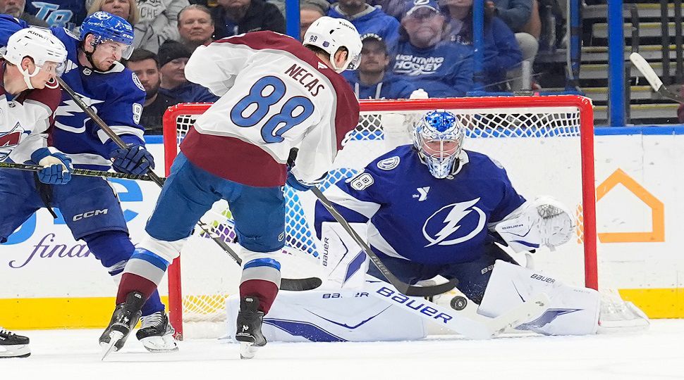 Hagel scores winner as Lightning win 8th straight