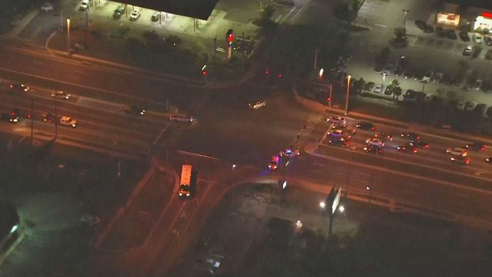 1 Dead, 1 Seriously Hurt After Car Loses Control in Orlando