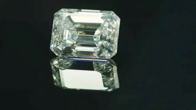 'Perfect' 100-carat Diamond Hits Auction Block