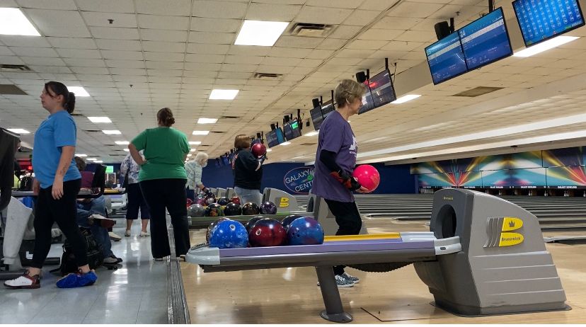 Richmond bowling alley hosts women's bowling tourney