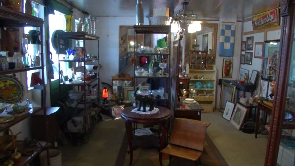 Friendly spirit haunts Buda antique shop