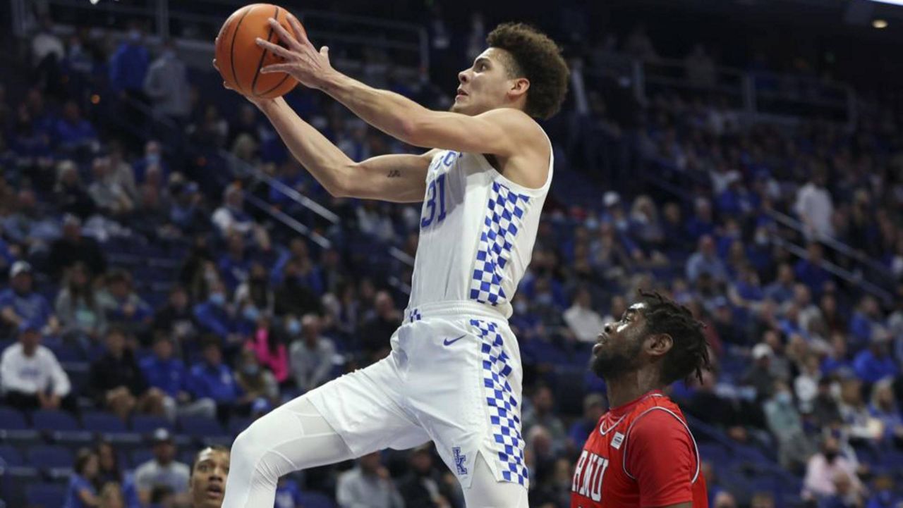 No. 10 Kentucky routs Robert Morris 100-60 in home opener