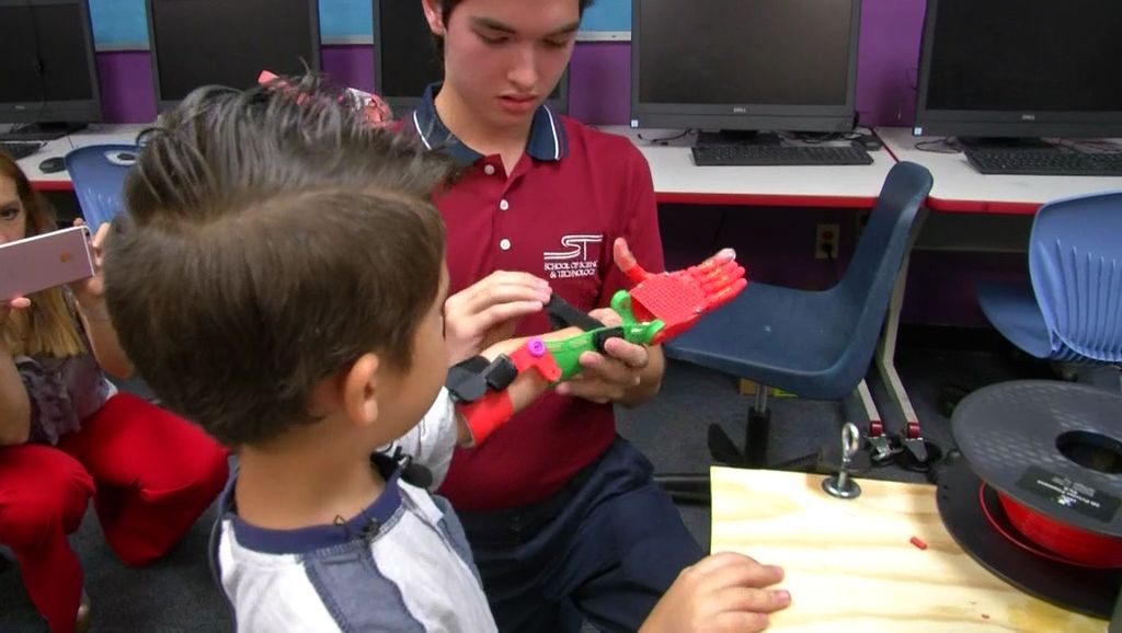 High school student creates 3-D hand for 6-year-old