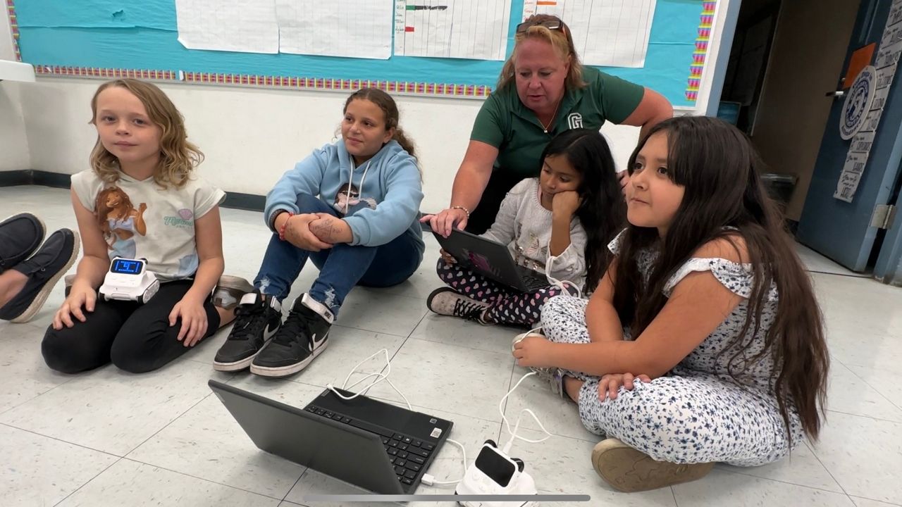 Gibsonton Elementary students learn how to code robots