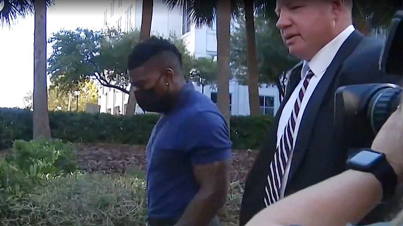 Former NFL player Stacy ordered to stay out of Florida except for court ...