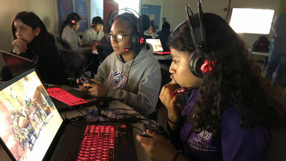 Female Team Takes Part in Compton's First eSports Tournament