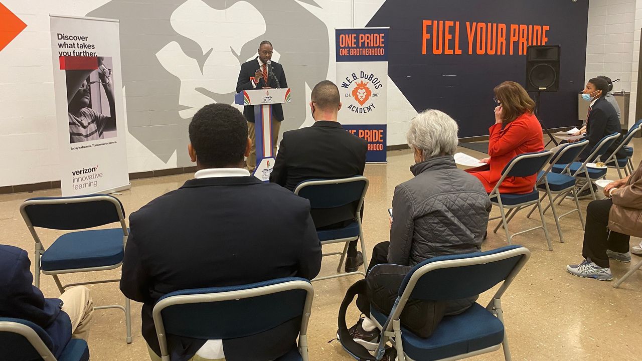 Verizon to provide 10 million youth with digital skills