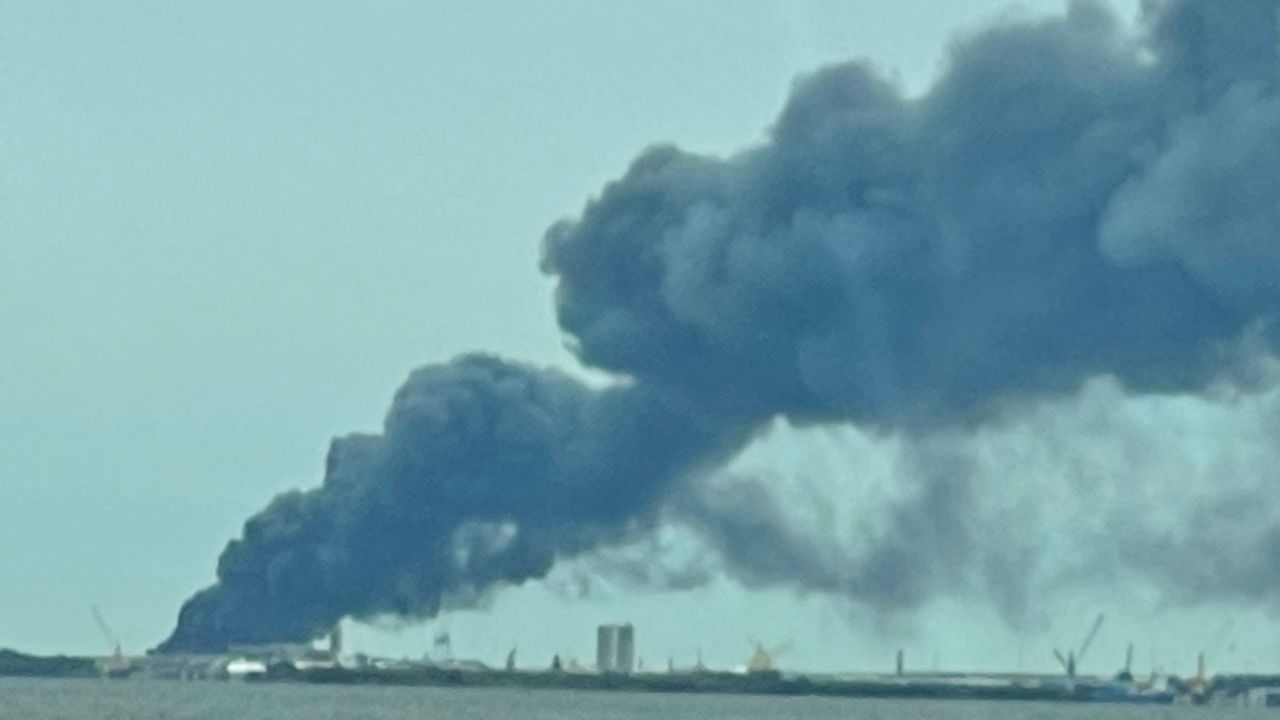 Scrap yard fire in Manatee County is out