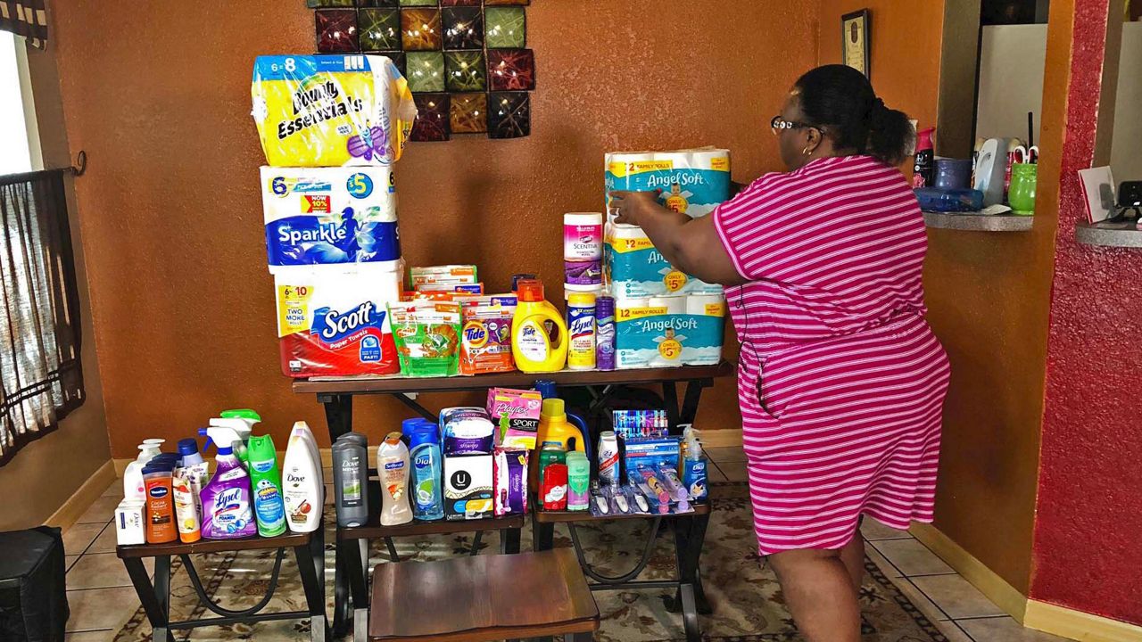 Mom Pays it Forward Holiday Season