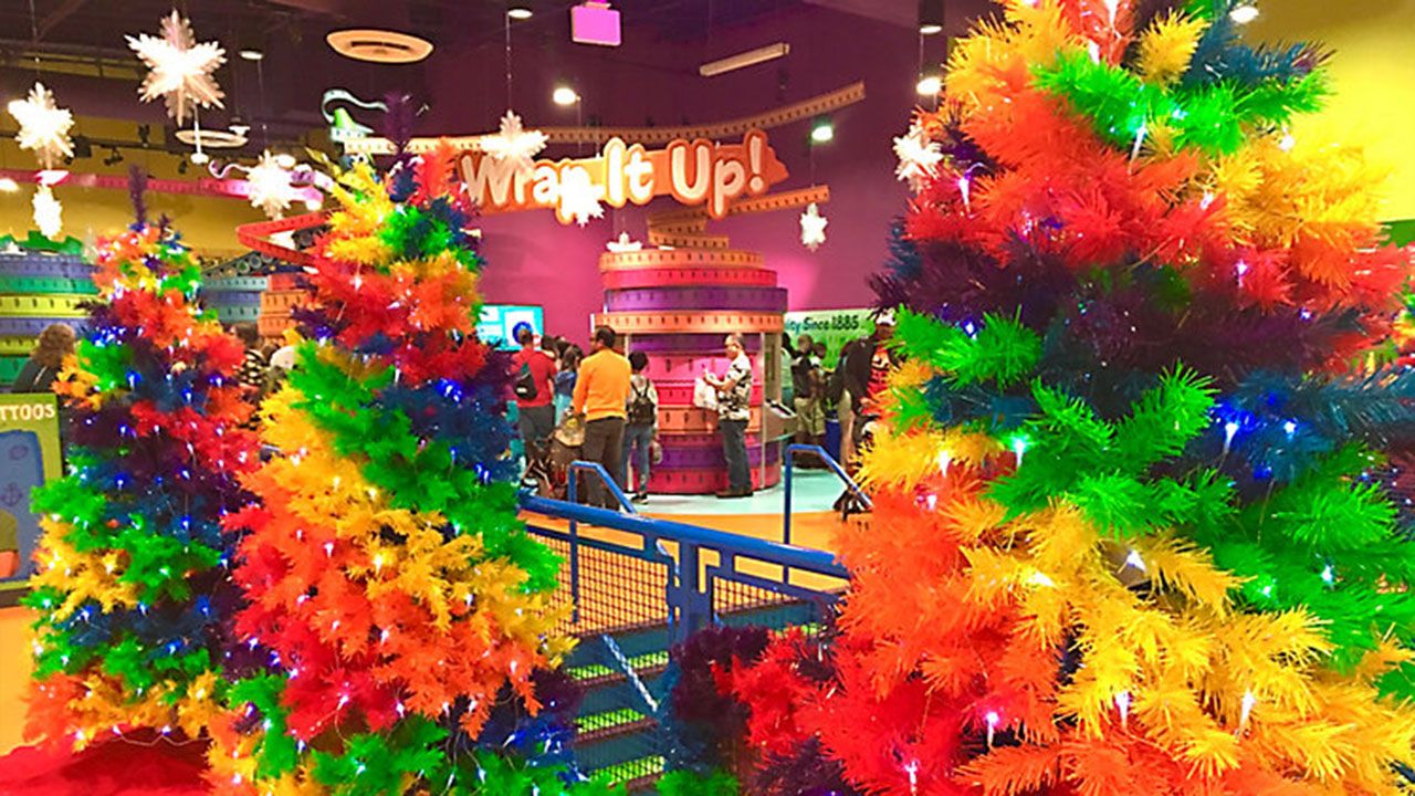 5 Things to Know: Crayola Experience's Colorful Christmas