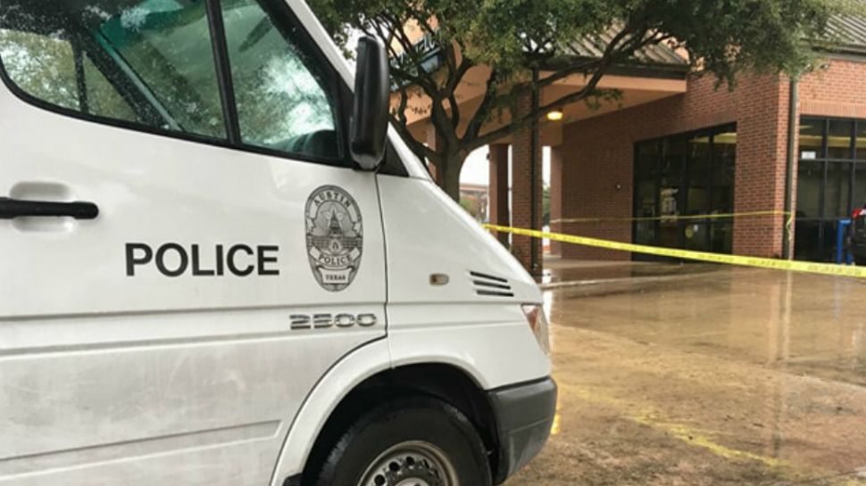 Police investigate North Austin bank robbery