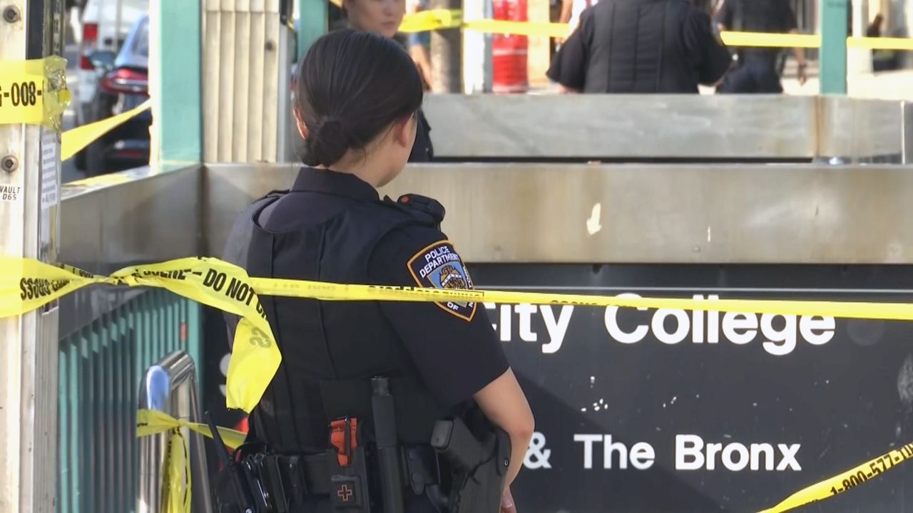 15-year-old charged in fatal subway stabbing of 14-year-old