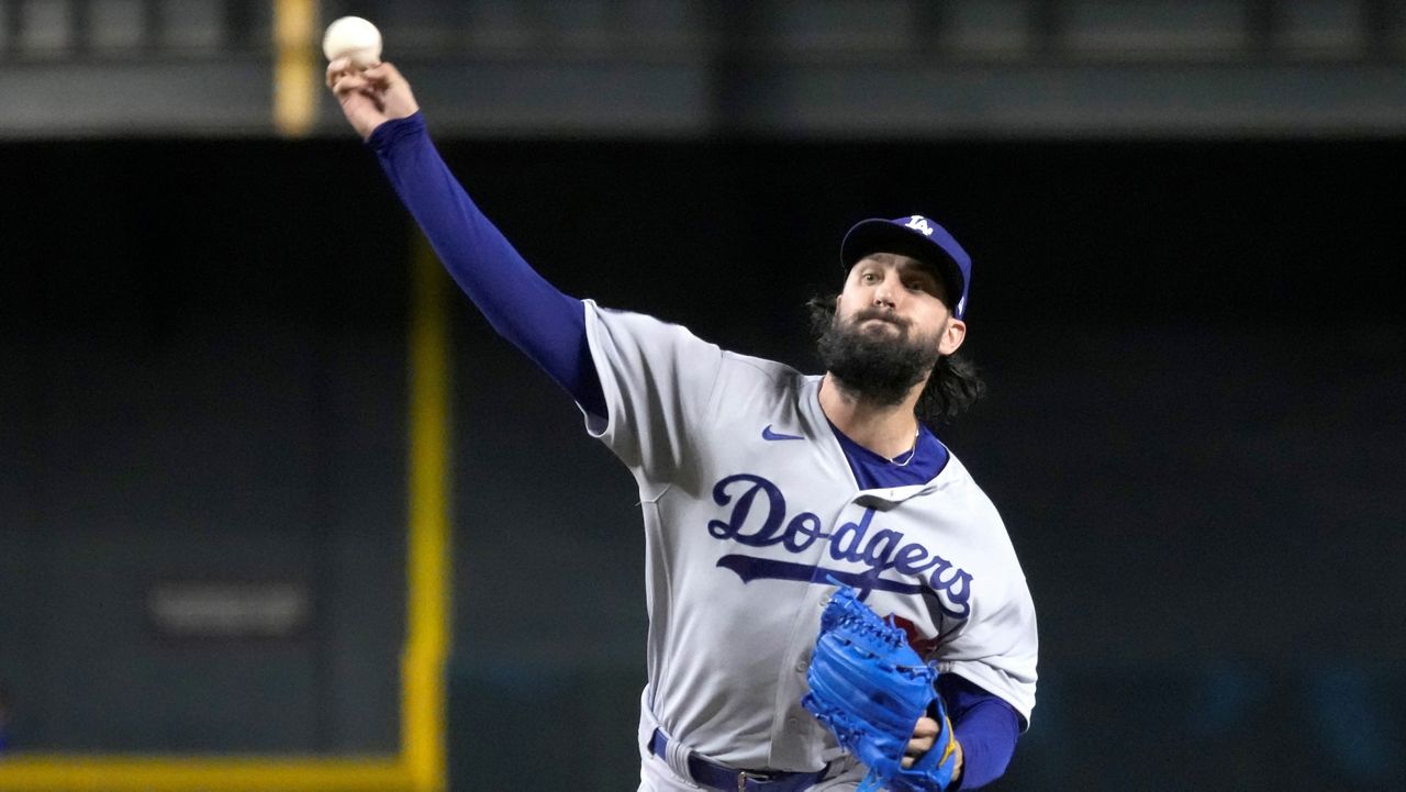 Dodgers lose to D-backs 6-5 in extra innings
