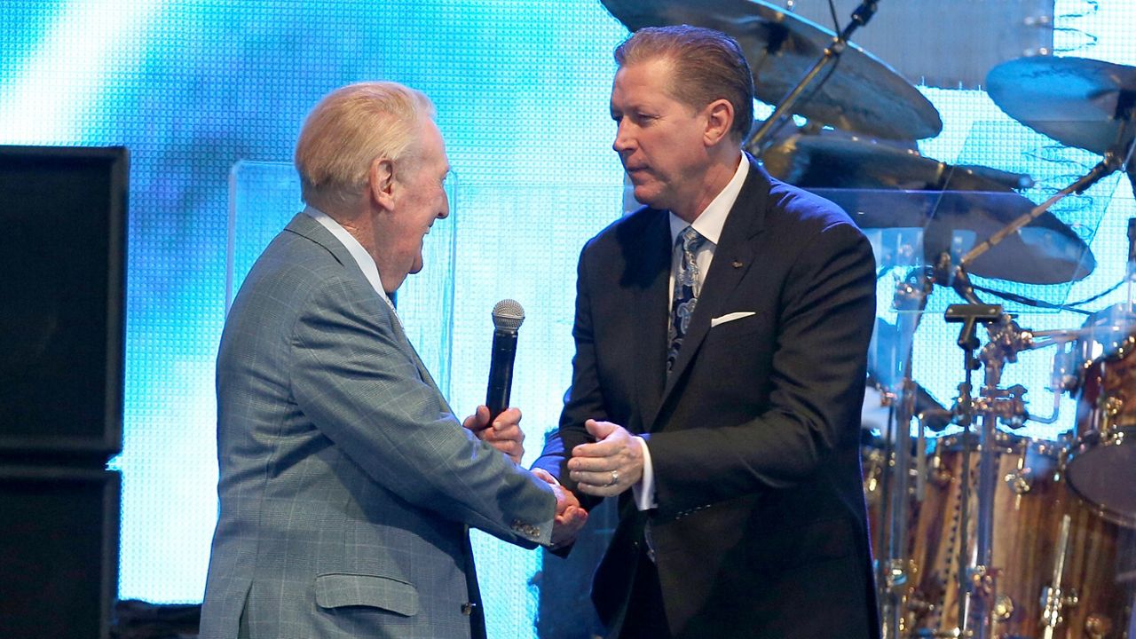 Orel Hershiser remembers Vin Scully