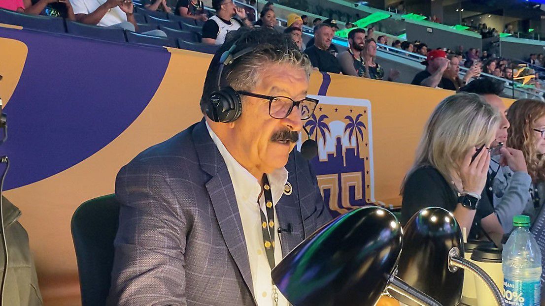 Pepe Mantilla celebrates 30 years as Lakers commentator