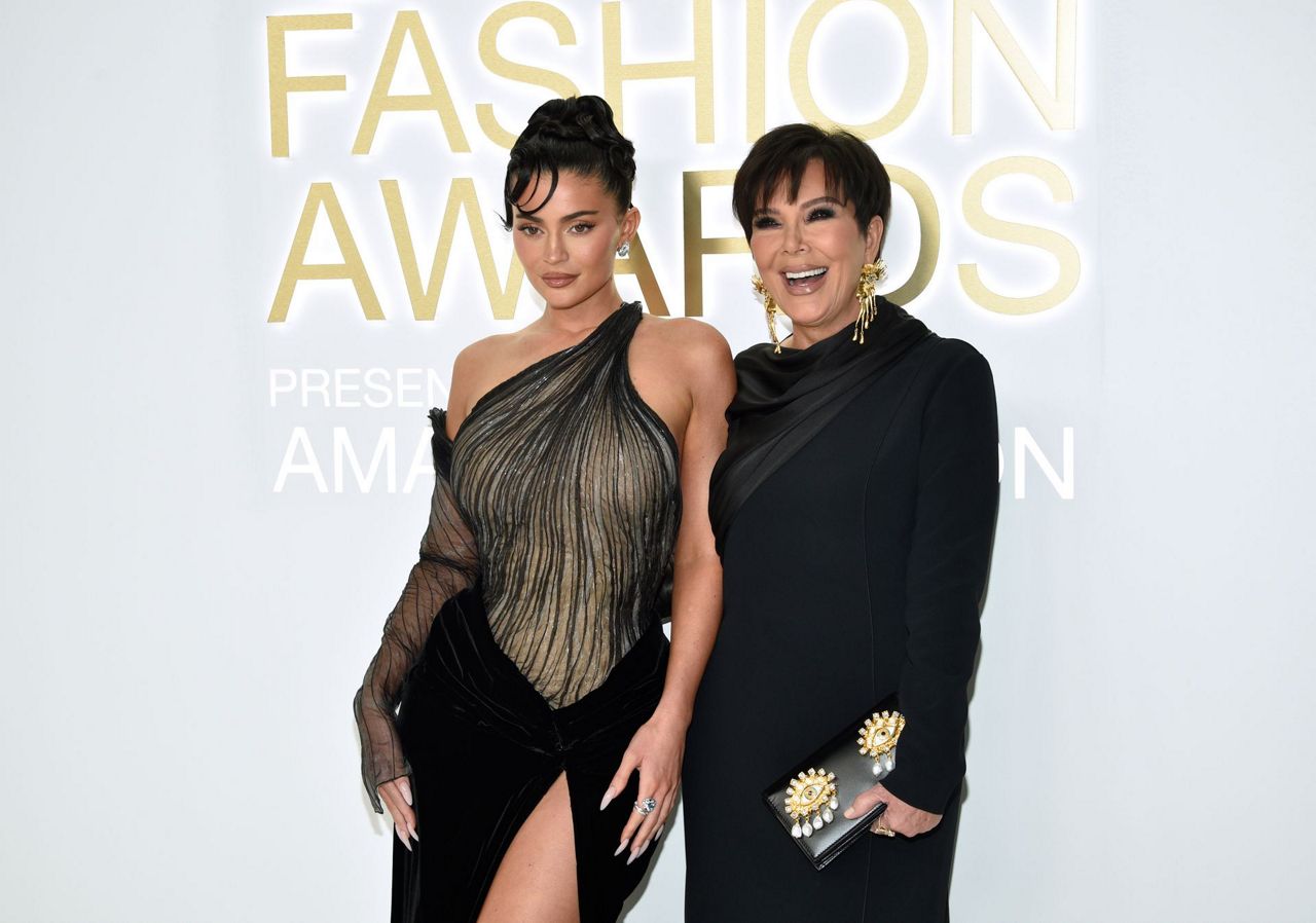 Kim Kardashian Honored At Cfda Awards Calls For Inclusivity