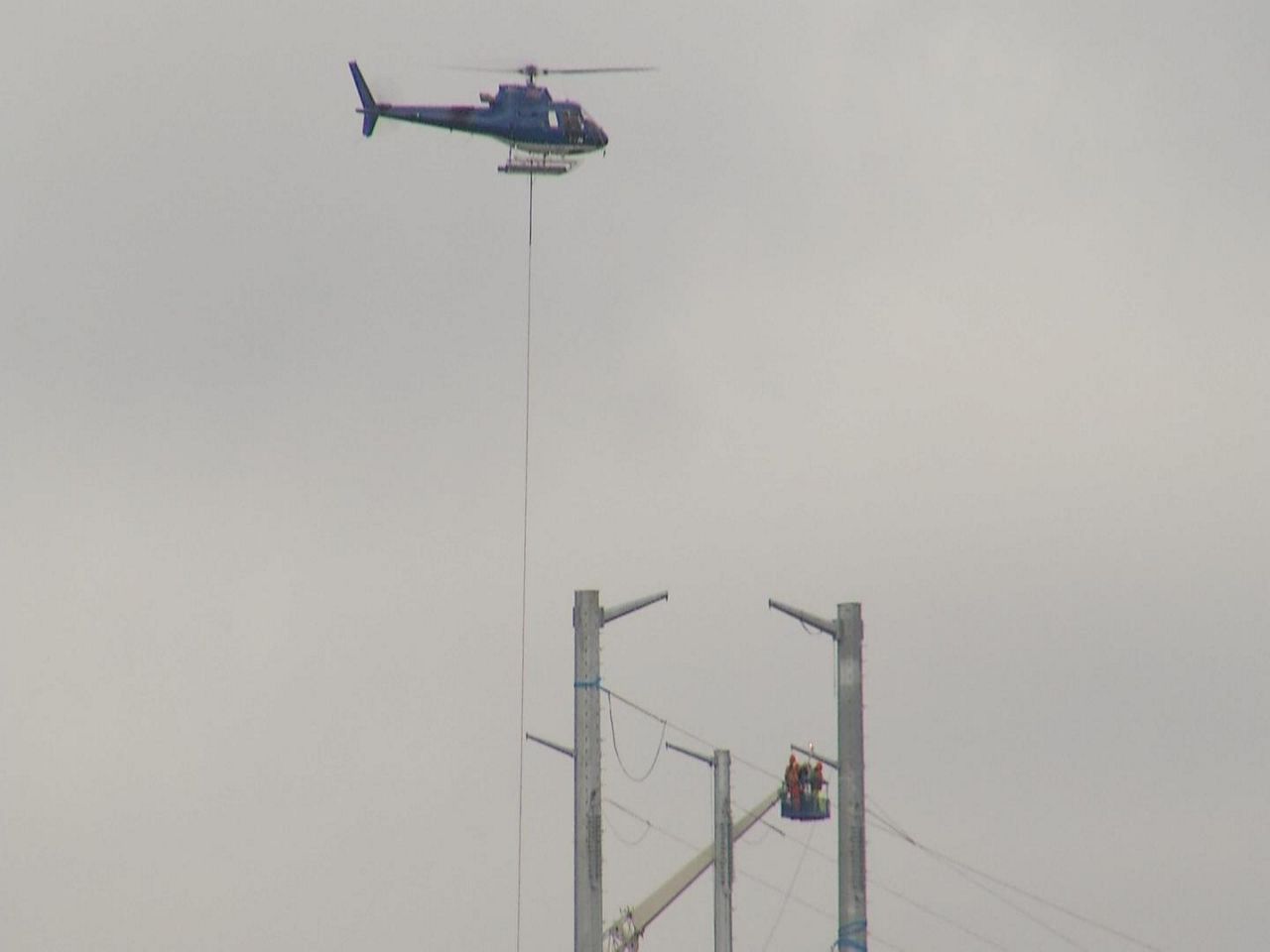 Helicopter Strings Ropes for International Power Line