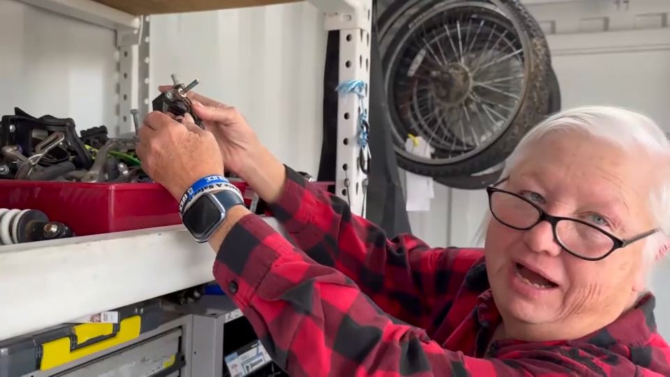 Dallas bicycle shop provides free repairs