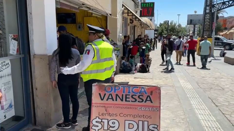 Residents of Mexican border towns frustrated with migrants