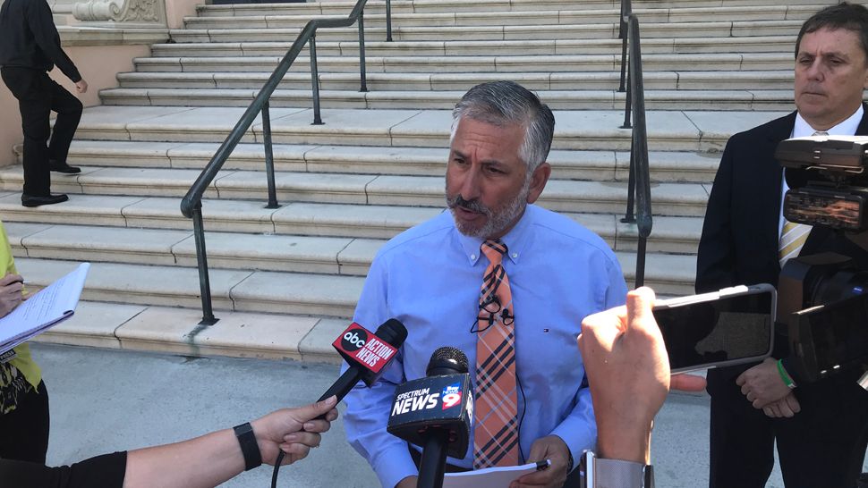 Kriseman joins lawsuit against Gov. Scott over firearm regulations