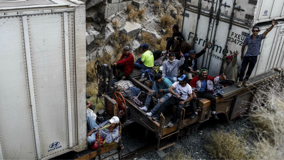 Remnants of Mexico migrant caravan moves closer to US border