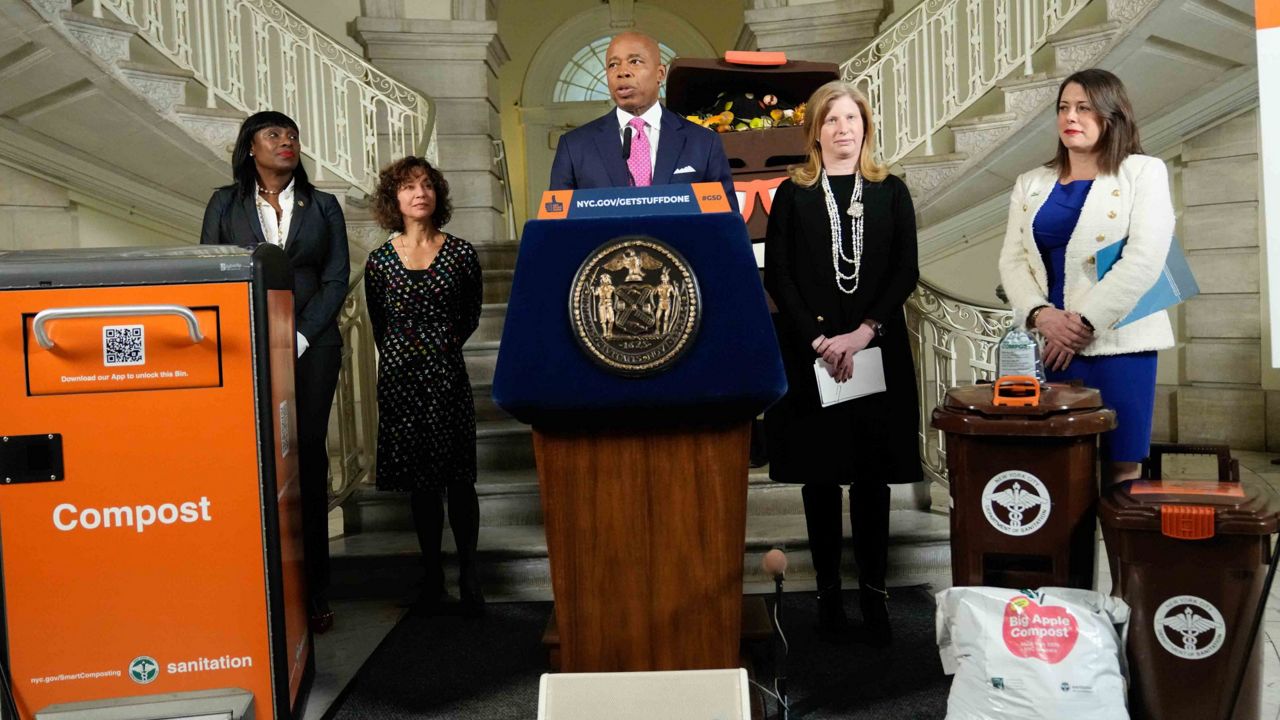 NYC set to expand curbside composting program citywide