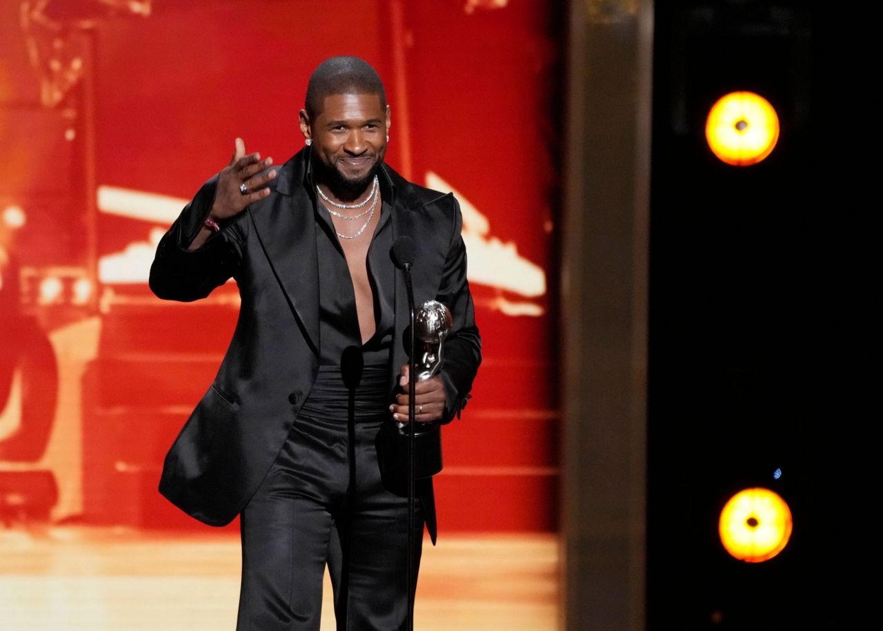 Usher, Fantasia Barrino, 'Color Purple' honored at 55th NAACP Image Awards
