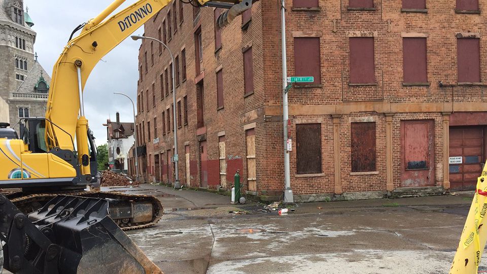 Demolition of downtown Albany building continues
