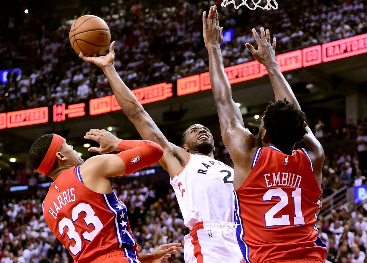 Leonard hits bouncer at buzzer, Raptors beat 76ers in Game 7
