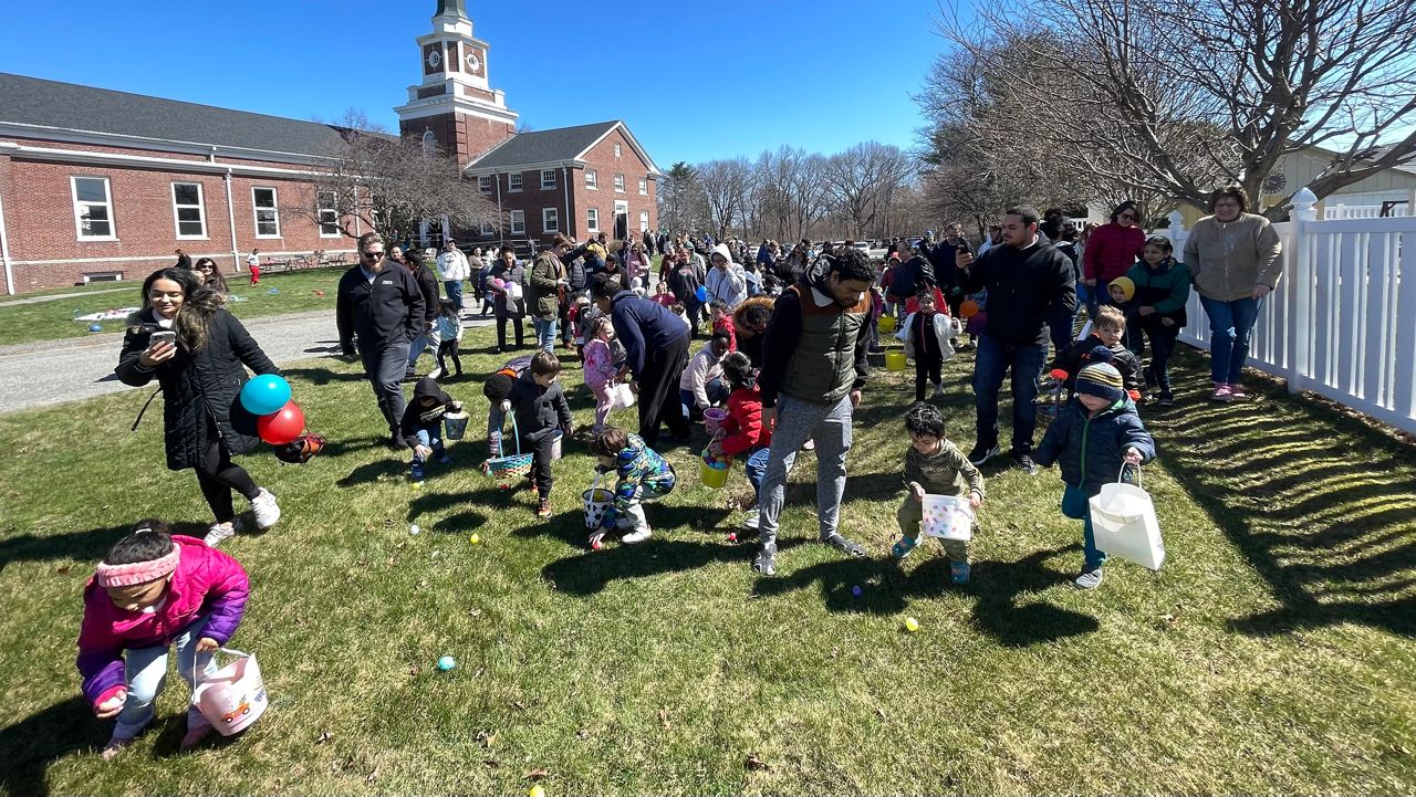 Families celebrate with Easter egg hunt in Worcester